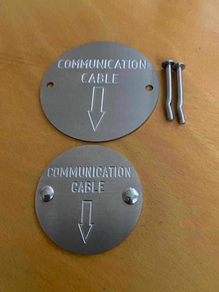 Communication route marker with arrow - Communication Cable with Arrow ...